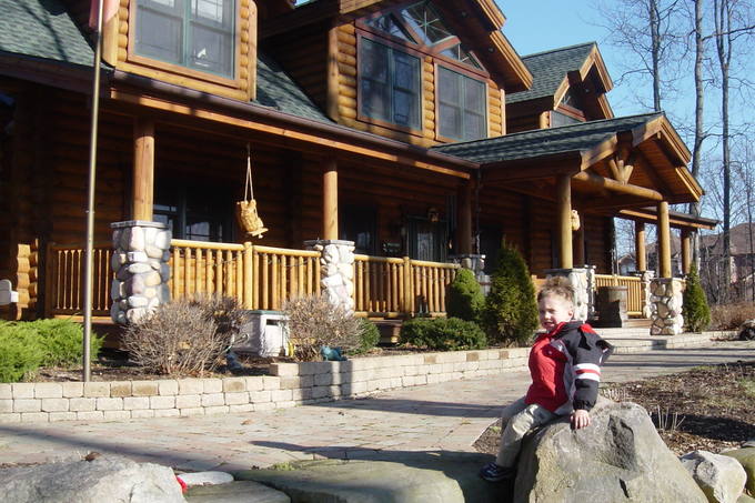 Solid Log Homes | Custom Log Homes | WDH