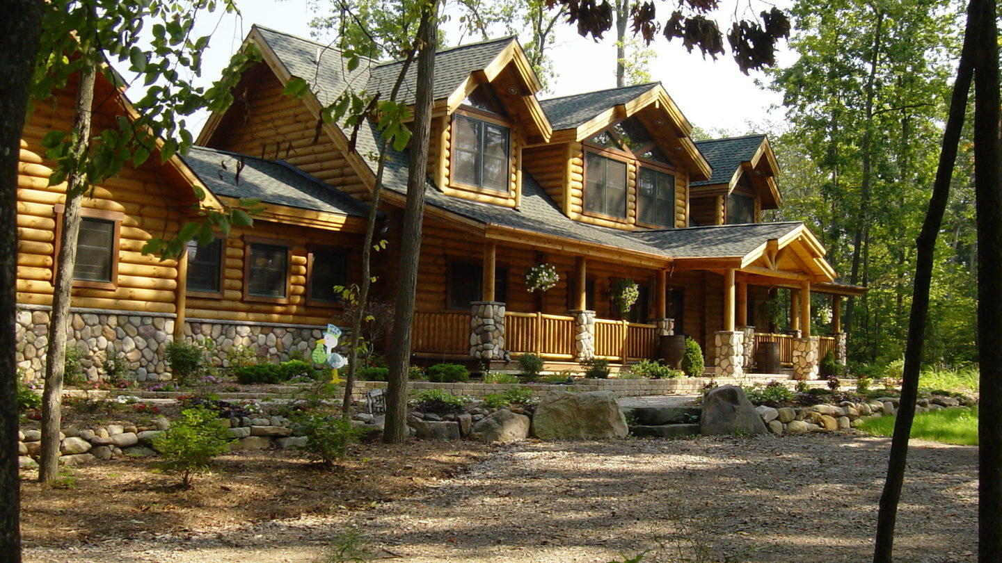 Solid Log Homes | Custom Log Homes | WDH